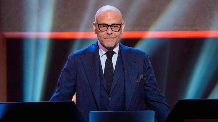 Alton Brown : Bio, Wiki, Age, Net Worth - Arena Gadgets